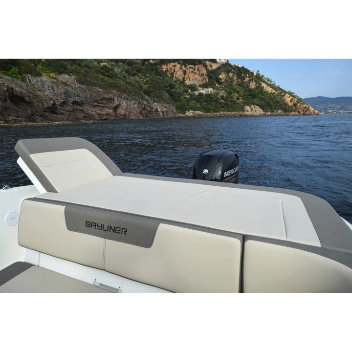 Катер Bayliner VR5 Cuddy Outboard